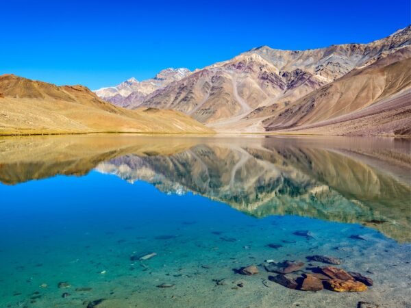 Chandratal Lake: Guide to the magnificient lake of Spiti Valley